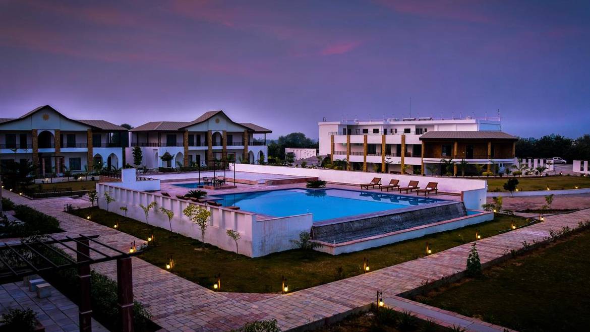 Deluxe Hotels & Resorts in Ranthambore National Park